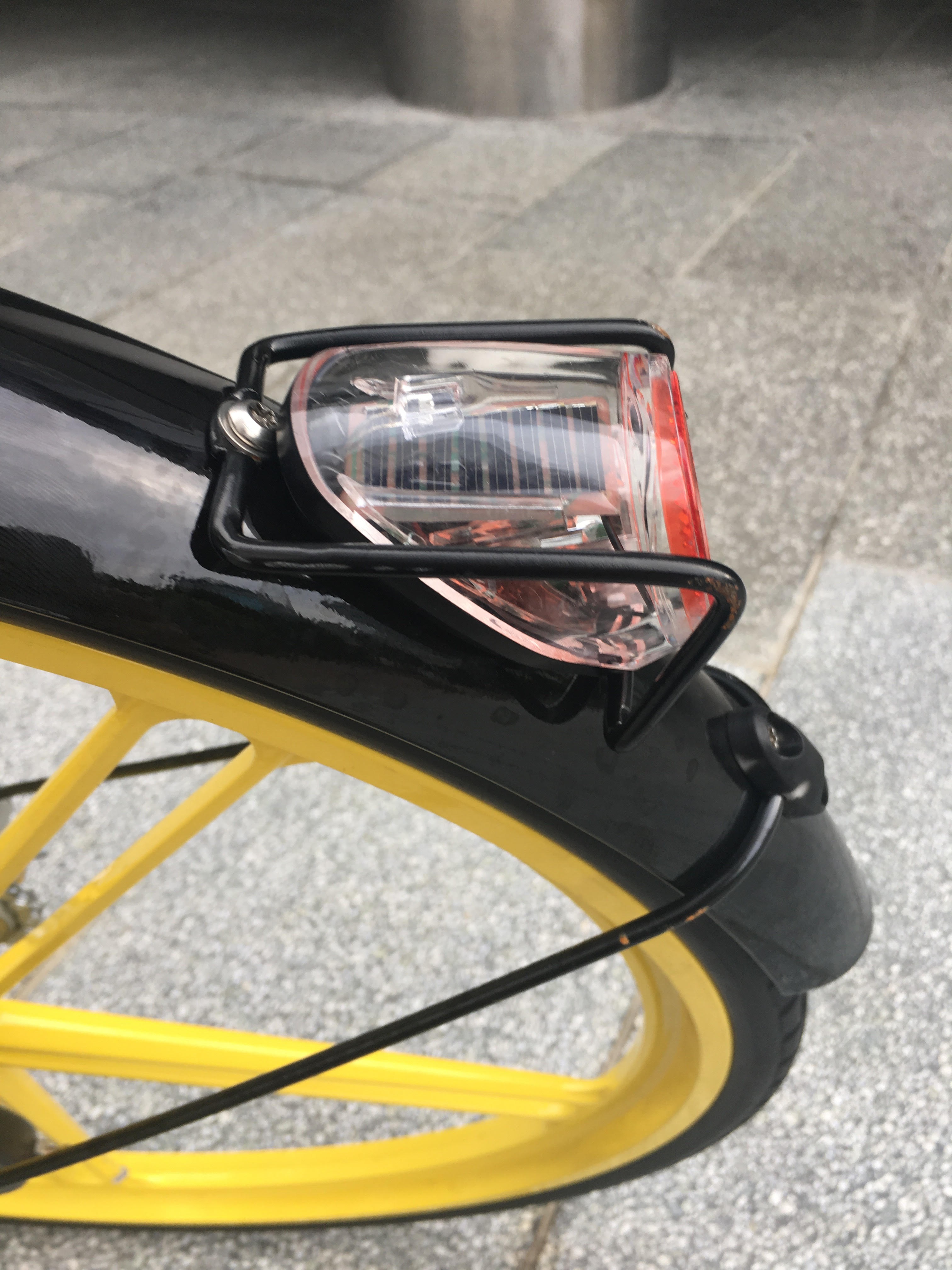 The new Onzo rear light with solar power and sensor - Bike Auckland