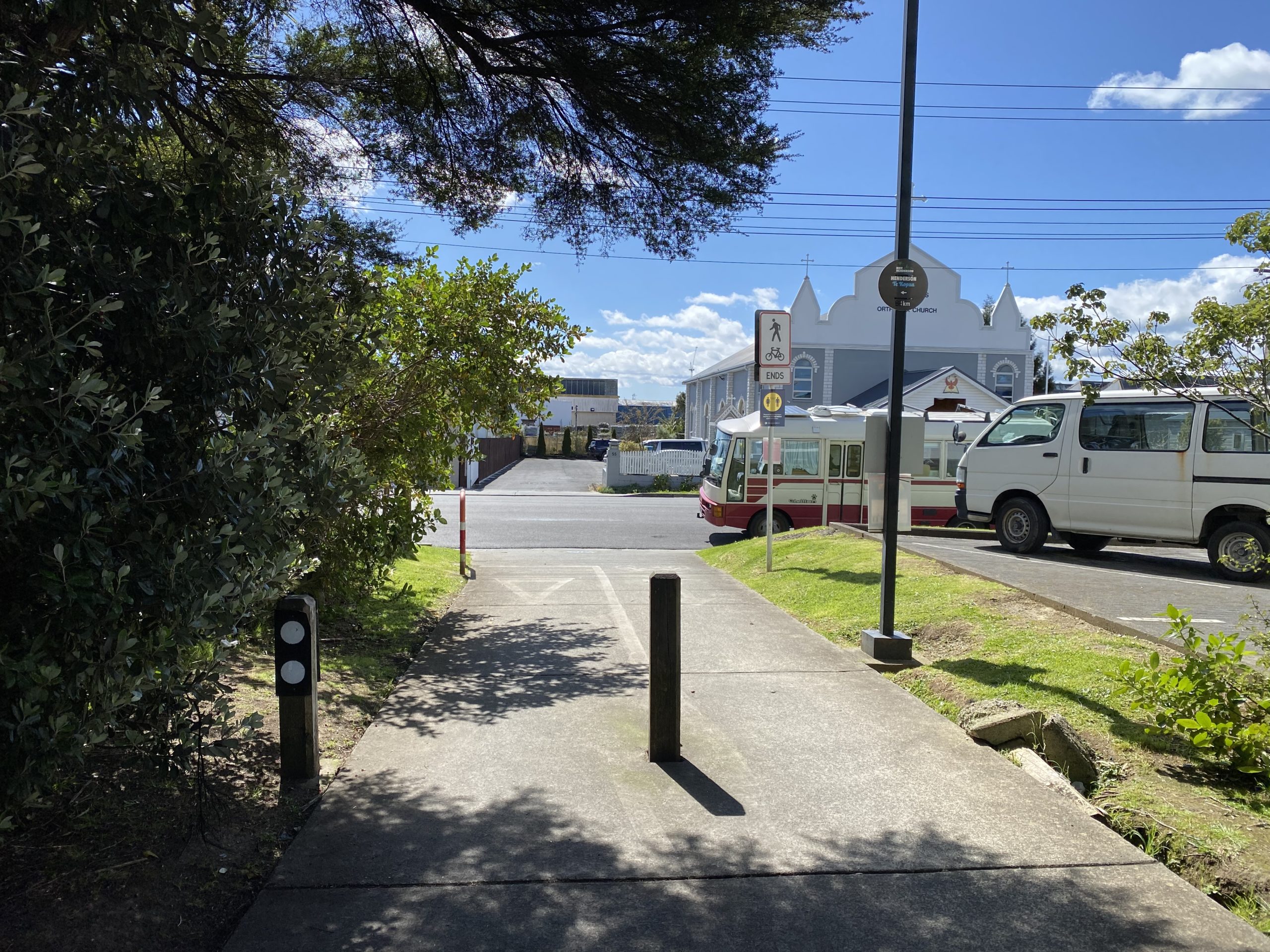 Opanuku Stream Keeling Road Approach - Bike Auckland