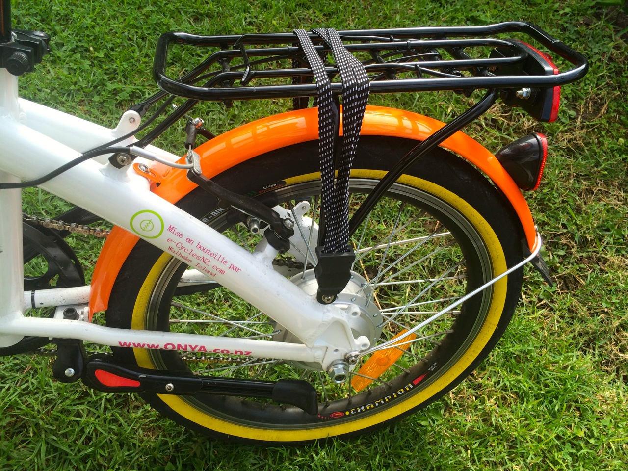 ONYA Bike - the e-bike that tells you where to be!