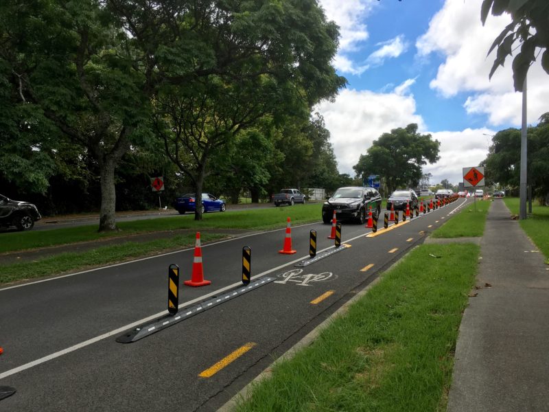 Beefed-up buffers - new protection for bike lanes - Bike Auckland